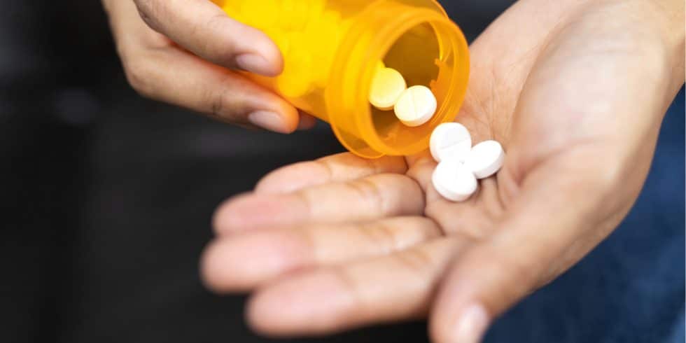 Chronic Drug Abuse: Risk Factors, Symptoms, and Treatment - Best Mental ...